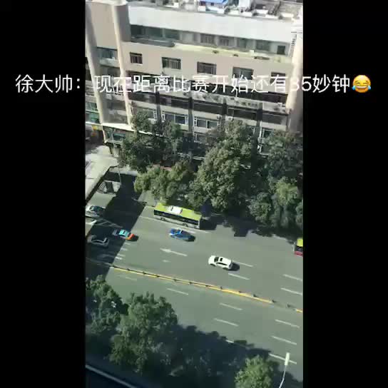 公司可爱的设计师们,绘图累了之后的自娱自乐。