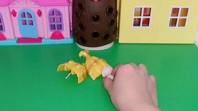 母后的裙子是谁弄坏的童话故事玩具动画白雪公主玩具玩具故事儿童玩具视频