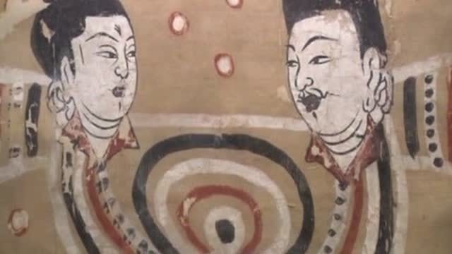 古墓群发现神秘文物,中国专家一眼认出,西方专家:DNA结构.