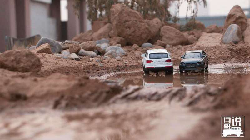 汽车模型:奥迪Q7和沃尔沃测试涉水能力,你觉得哪个更强?