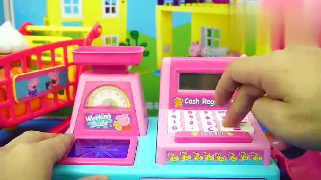 小猪佩奇新买了一台粉红色的计算器在超市里帮忙,粉红猪小妹