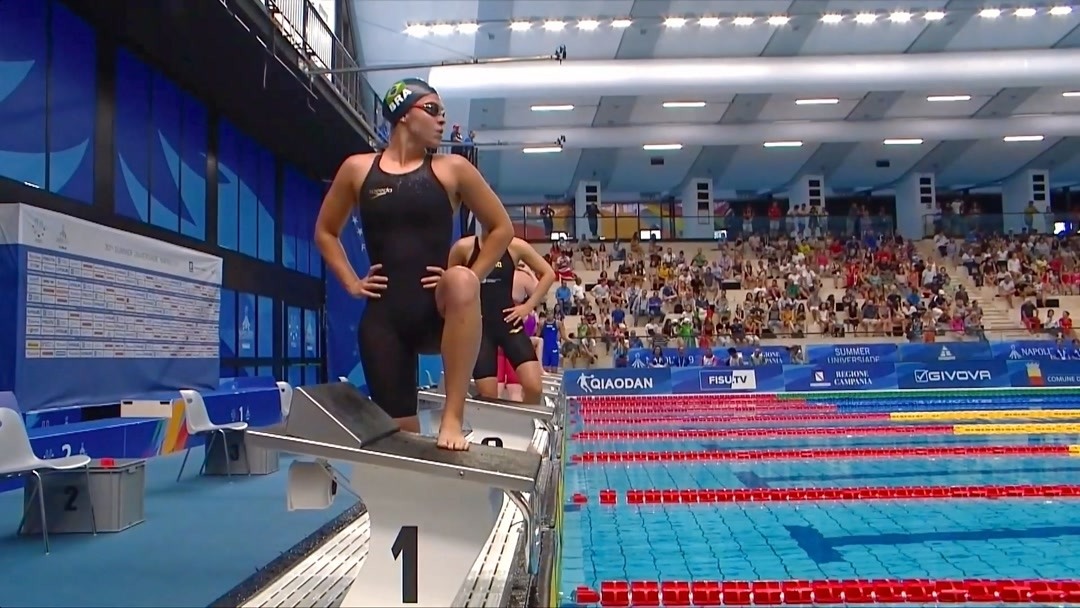 女子百米蝶泳大赛,胜负就在几微秒,看得人屏气凝神