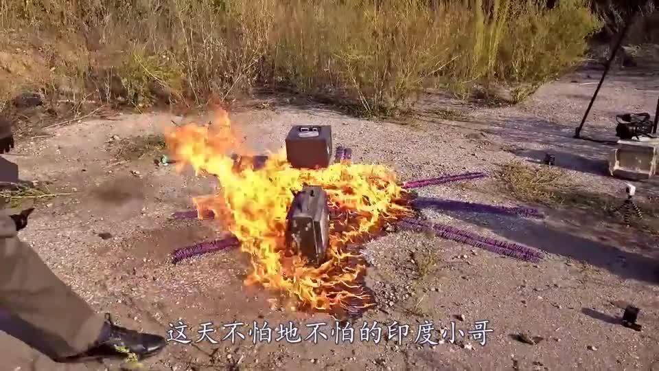 巨型鞭炮的威力有多大点燃的瞬间,结果意想不到