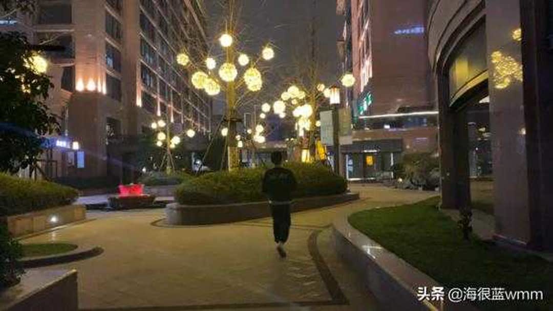 工作不易,有的加班用命换钱,有的为家庭奔波,致奋斗你