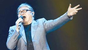 刘欢经典演绎《弯弯的月亮》惊艳全场,太好听了!