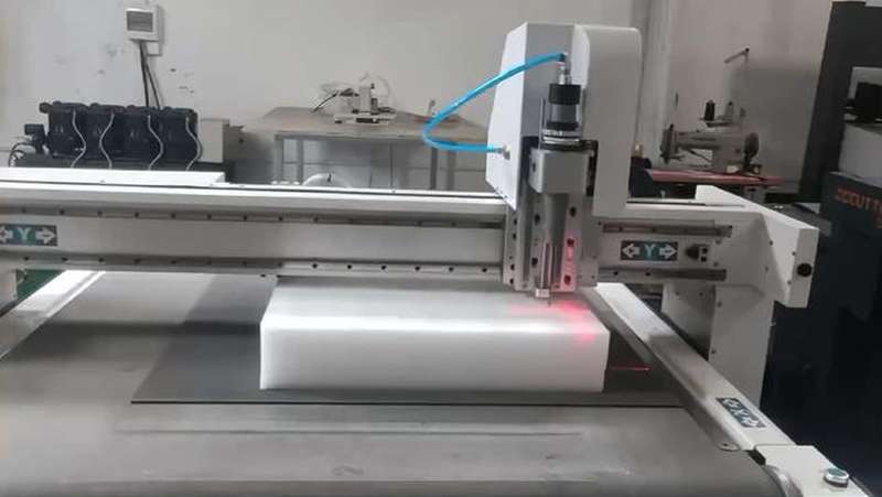 珍珠棉深加工超神奇的振动刀切割机