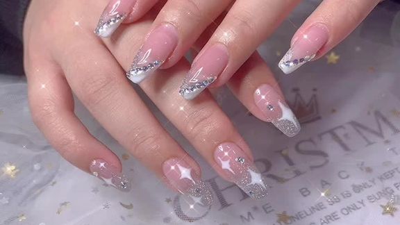 #超好看的美甲 #一起美到发光 今天收获了一堆宣传单页