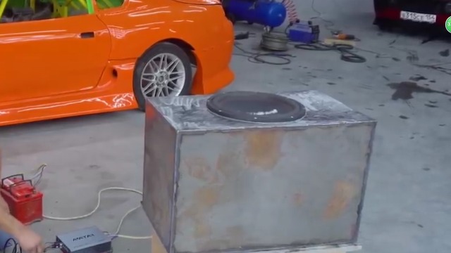 如果把扬声器放金属外壳中,它的效果会增倍吗?老外进行实验