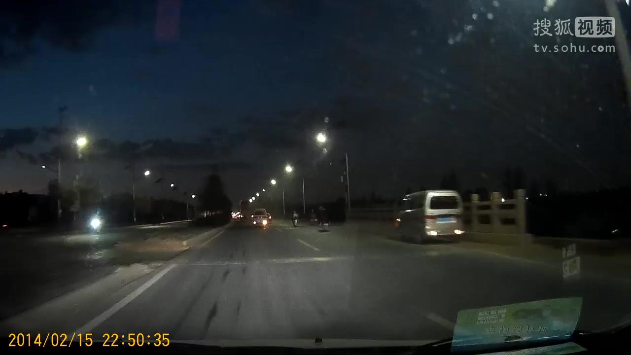 昆明销售捷渡行车记录仪D760夜间实拍 (6)