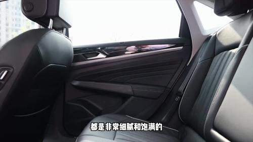 兼顾少年感与品质感,秋晨试驾新帕萨特