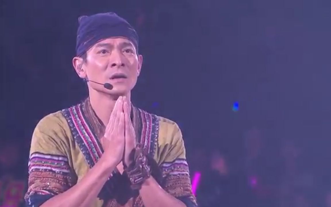 一个被低估的天王级别歌手,轻易不填词,一出手便是经典之作