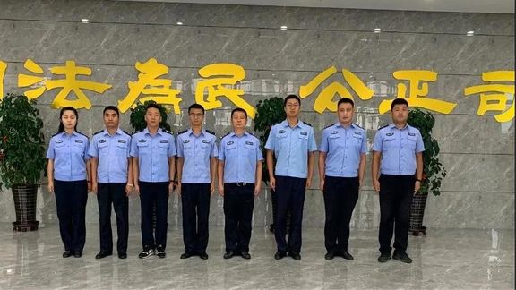 阳明区法院作品,请到美篇APP中关注“雪城法警”点赞投票吧!