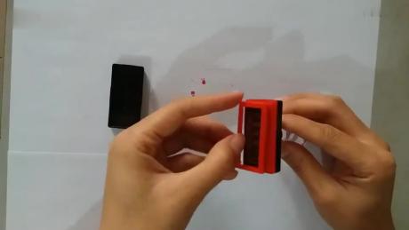 光敏印章怎么加油安装拆开?