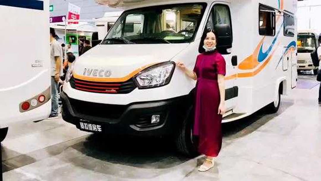 #依维柯C型房车#