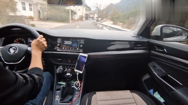 大众宝来手动挡乡间道路驾驶,车内第一视角感受一下!