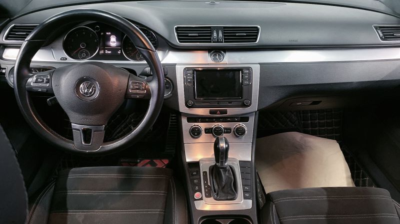 15年的大众cc车况精品只有一条线四处的划痕修复,这个价钱OK吗?