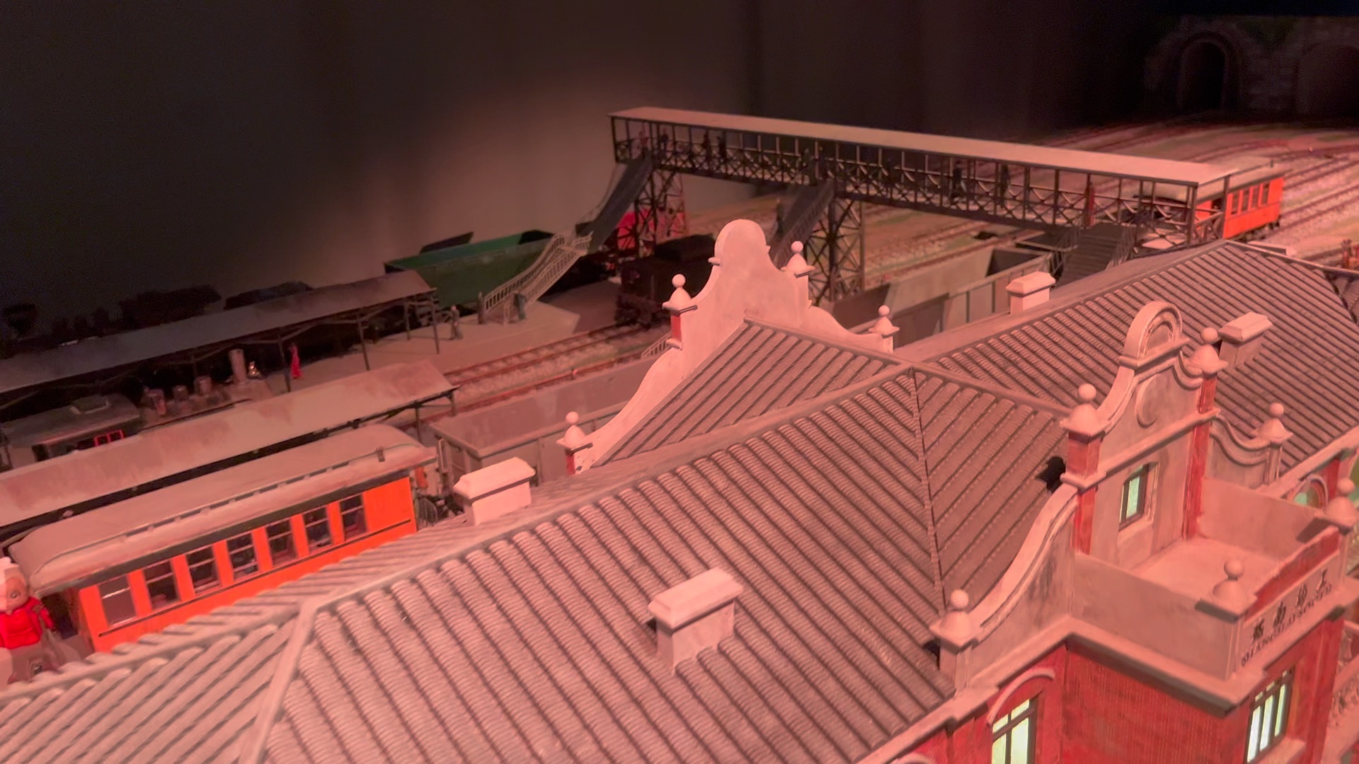 ...南火车站,淞沪会战时已被日军飞机炸毁,豫园商场迷你世界模型还原…