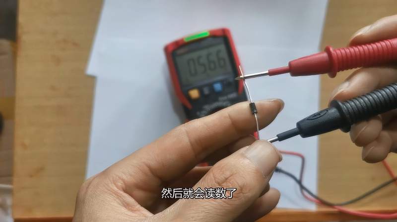 万用表的使用4:各类二极管的导通电压测量及好坏判断