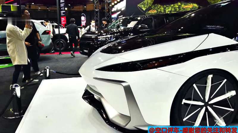 丰田普锐斯混动概念车