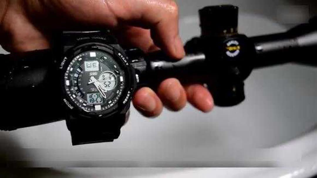 猫眼瞄准镜防水测试,看了就知道了猫眼为什么受这么多人的欢迎!