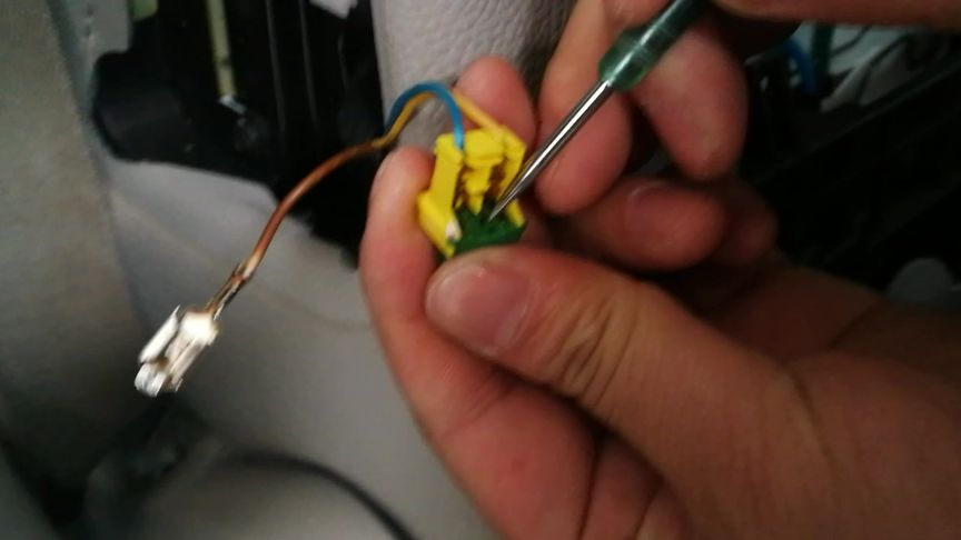 安全气囊灯亮,我们应该如何诊断?诊断方法很重要!