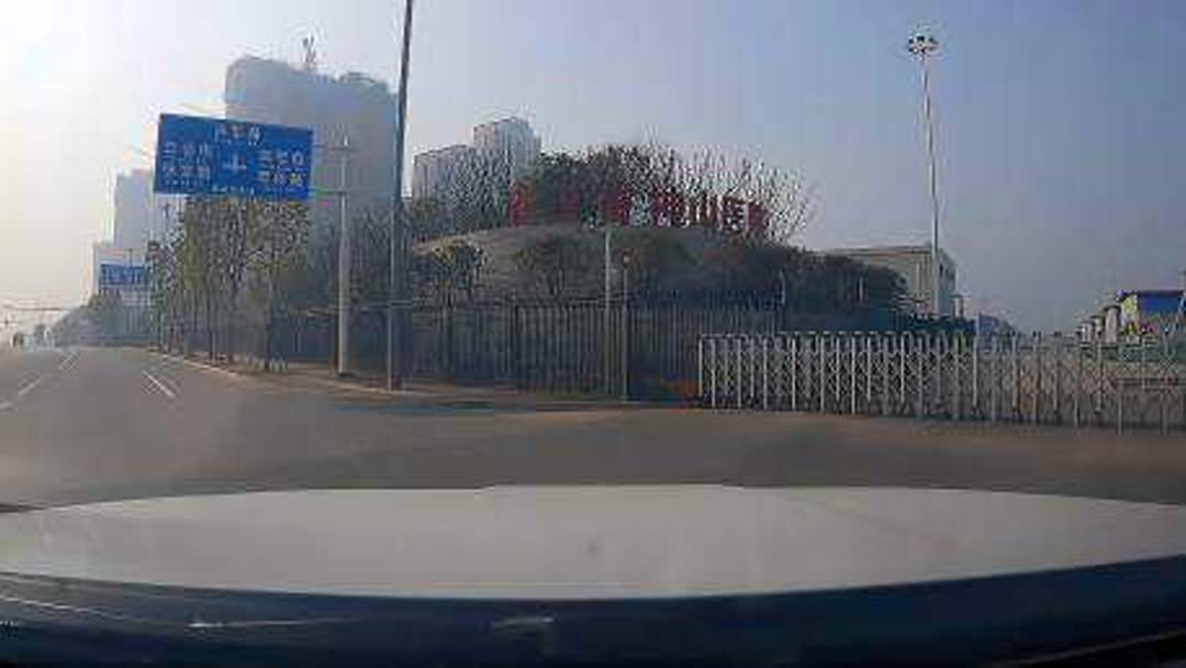 SUV床车自驾旅行!途径武汉探访抗击新冠疫情核心地雷神山医院