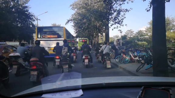 北京的电动车是不是有点吓人?