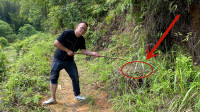 进山干活的注意了,江西农村一小伙被这种小动物咬伤,别再中招了