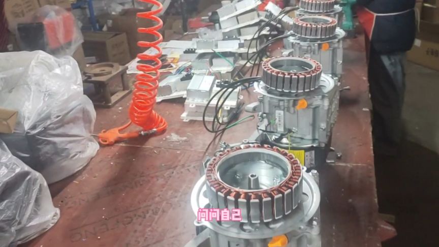 这两天订单满满,生产增程器加班加点,忙碌着并且快乐着