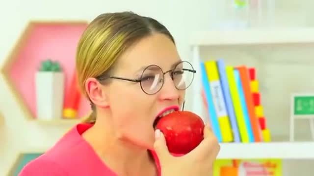 格式工厂恶作剧大挑战:美女将洋葱DIY成苹果.