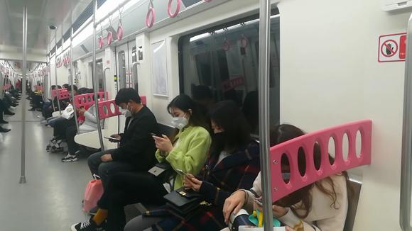 实拍:重庆轻轨,祖国的骄傲