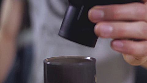 AeroPress爱乐压 便携式手动咖啡机 半自动咖啡具 冲滴滤式咖啡壶