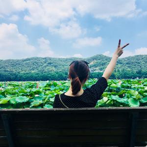 早睡的小花匠 