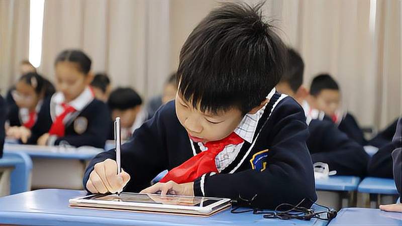 多地中小学开学时间调整,学生措手不及,寒假作业还没写完,咋办