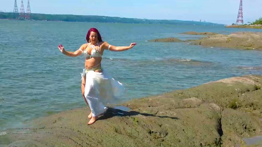 肚皮舞:舞娘秀妖娆舞姿演绎出新高度