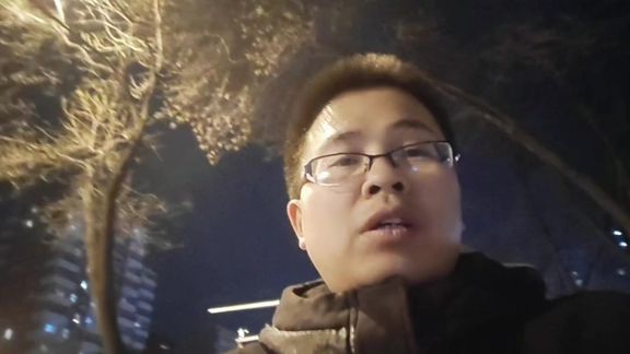 今晚,北漂找理发店,一问价格38/58/68/88108/188,不理了,太贵