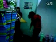 女生宿舍 雷人打架的一幕 - -