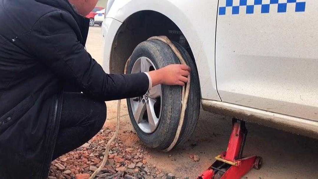 电瓶没电学会这招可以自救,切记,不要关车门