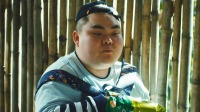 排爆手 千万不要去欺负一个傻子!否则后果很严重