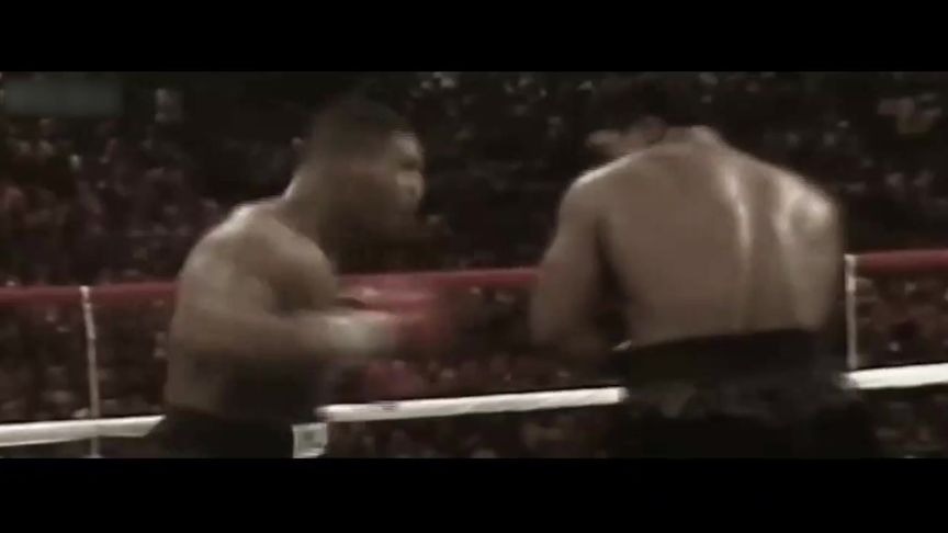 任何人面对泰森时都会化愤怒为恐惧,野兽般的眼神太可怕!