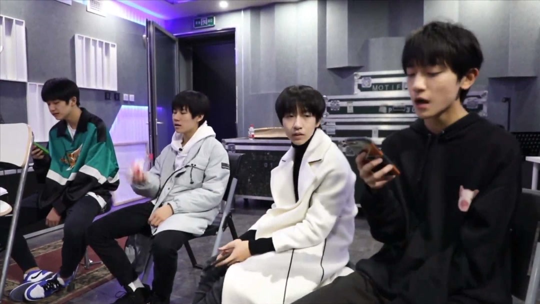 tf家族《第一页》全纪录贺峻霖CUT
