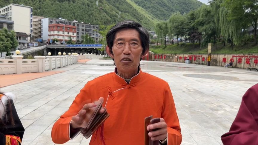 宣讲小剧场⑤甘孜九龙县:快板唱出顺口溜 党代会精神入脑又入心