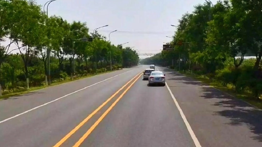 单黄线与双黄线有什么区别?交警:这都不知道,怎么敢开车上路?