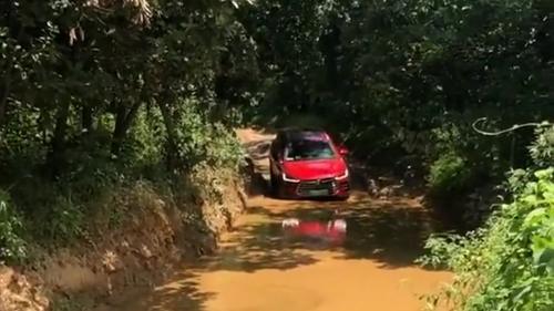 比亚迪唐都拿来当越野玩了,这车主是真土豪,网友:它只是个电动车啊!