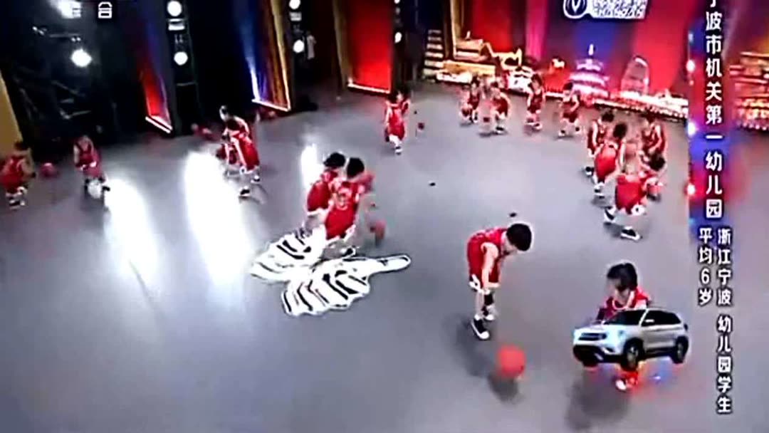 幼儿园儿童的篮球表演,中国篮球的未来