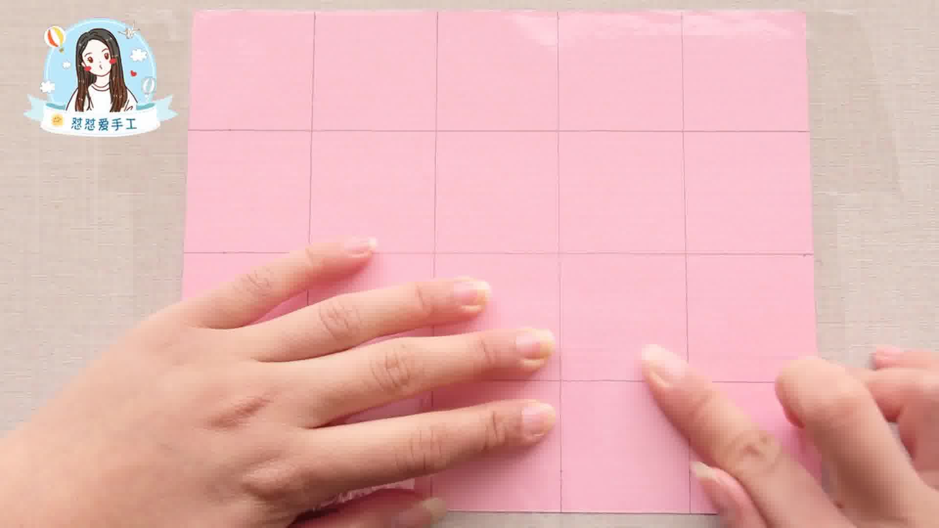 来做超简单的爱心盲袋撕撕乐,几张纸完成,和同学一起玩起来