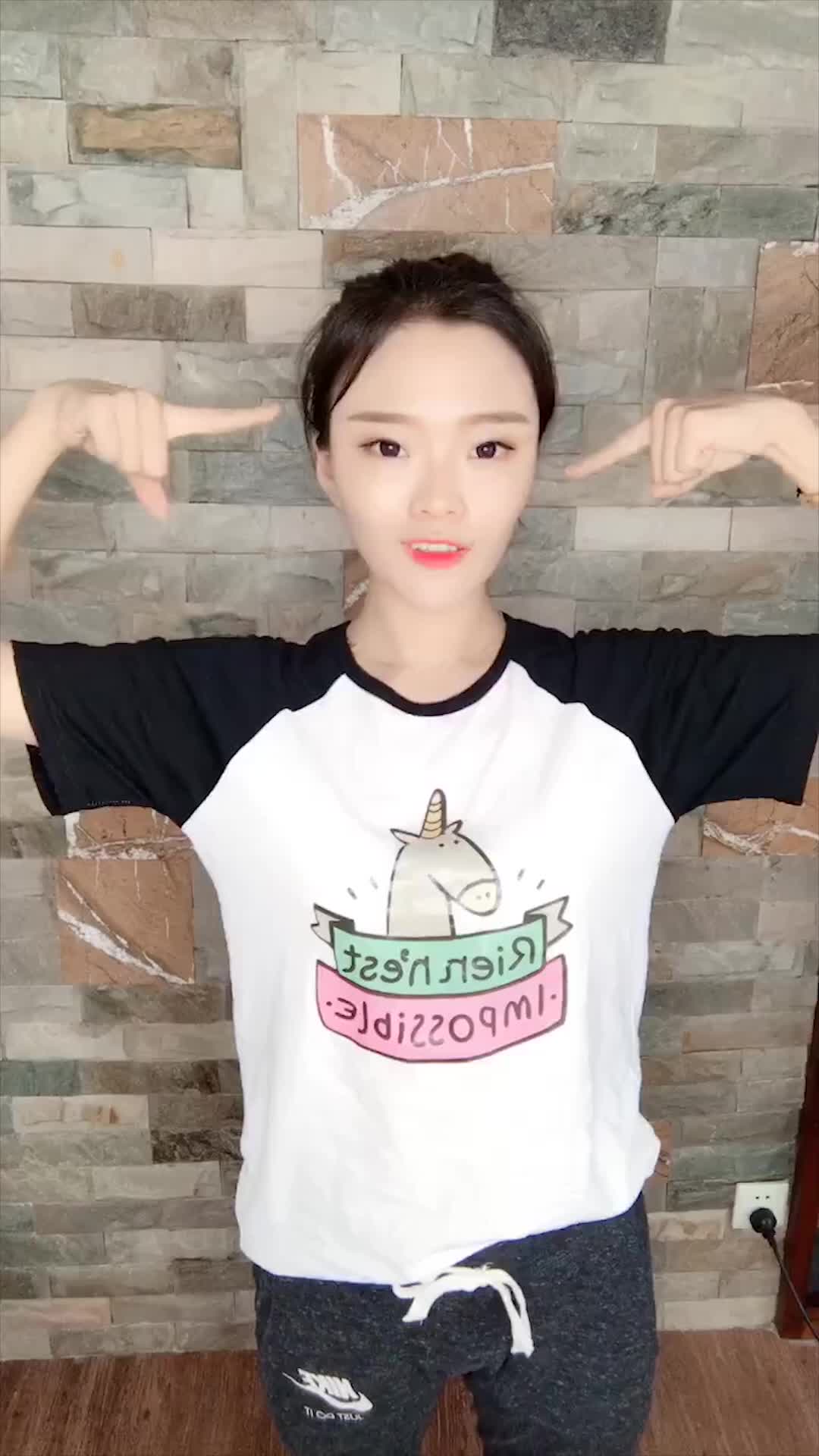 《沙漠骆驼》手势舞慢动作教程