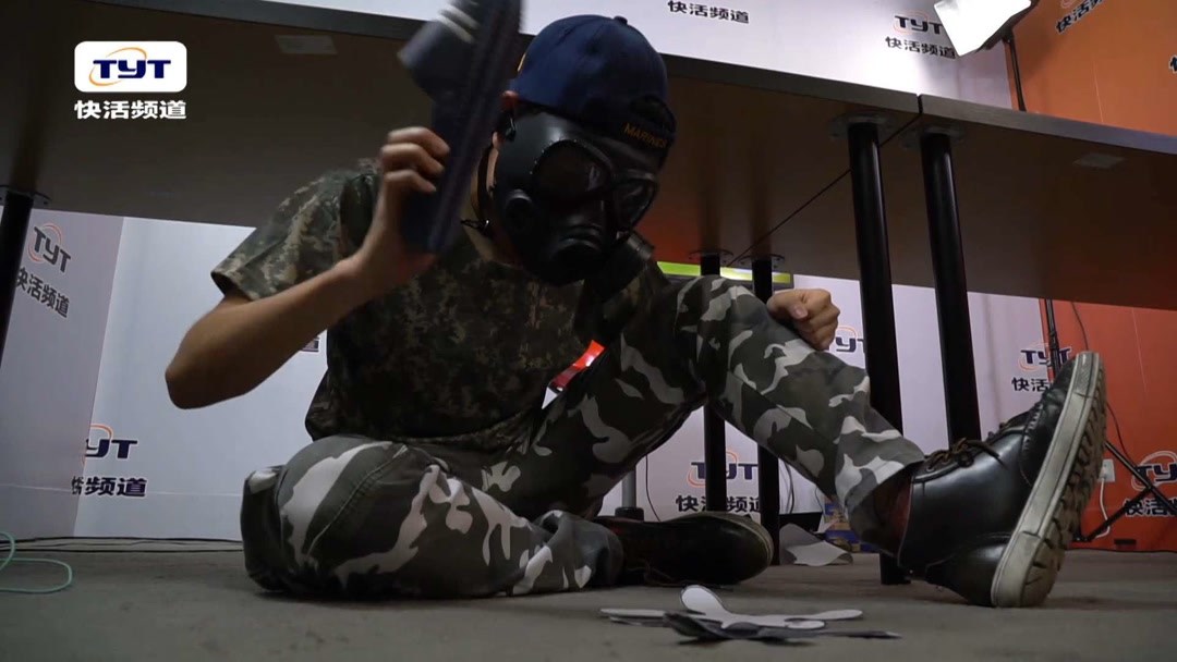 《公子会粤口秀》第11期 直播“打小人”MV制作