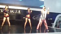 车展上的表演