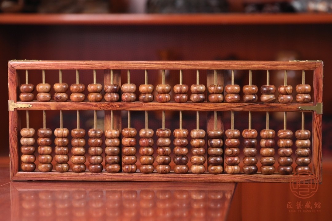 算盘文化传承古今,古为工具今为藏品,海南黄花梨17档算盘